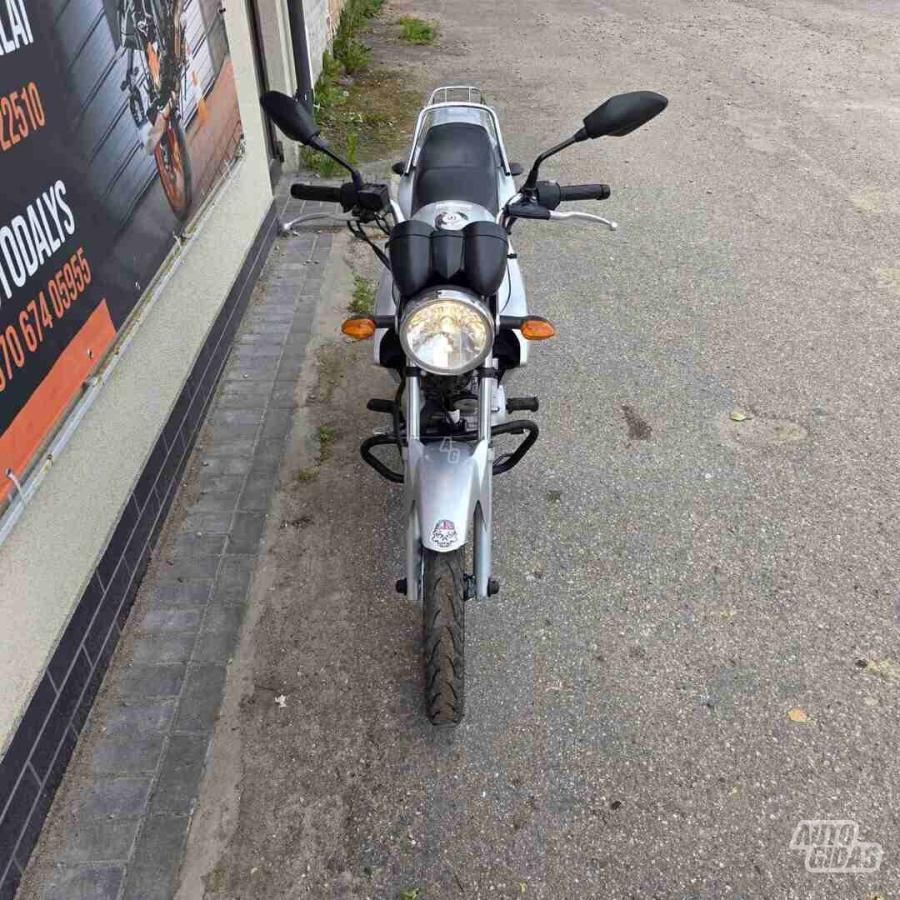 Grey Yamaha YBR 2011 in Panevezys, with an engine capacity of 0.13 L and mileage of 0 thousand km for 1350 €, photo 6 on AUTOMOTO.COM.LV
