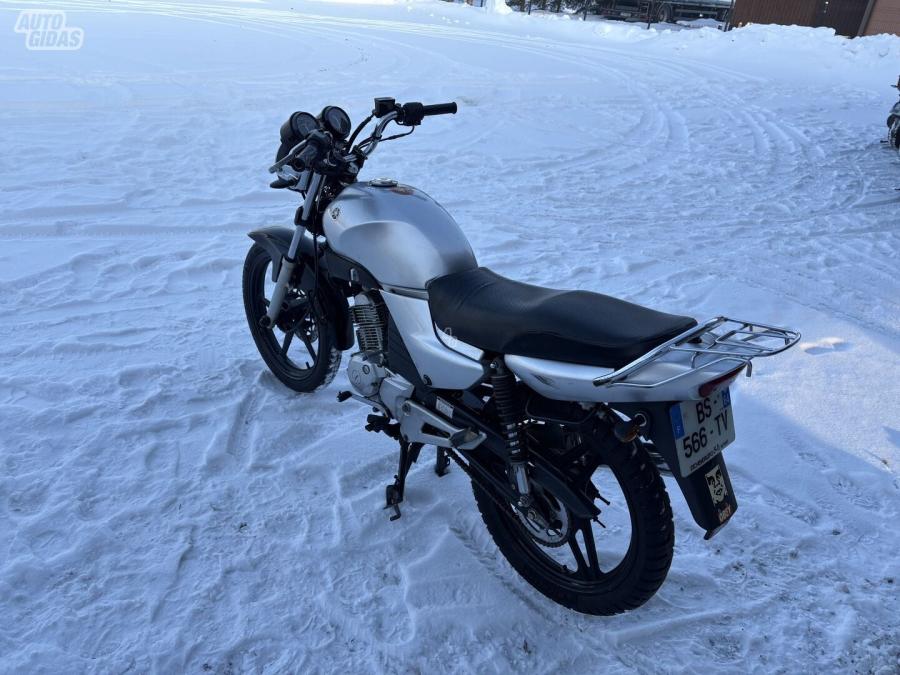 Yamaha YBR 2007 in Kelme, with an engine capacity of 0.13 L and mileage of 28 thousand km for 675 €, photo 4 on AUTOMOTO.COM.LV