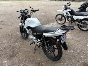 Yamaha YBR 2015 in Kelme, with an engine capacity of 0.13 L and mileage of 10 thousand km for 815 €, photo 5 on AUTOMOTO.COM.LV