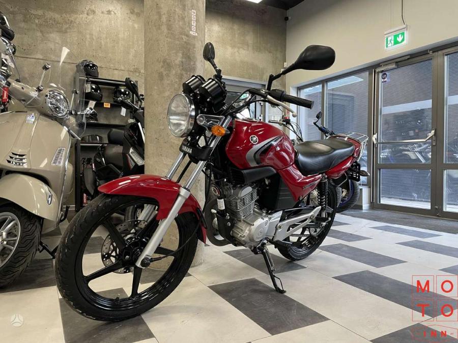 Red Yamaha YBR 2008 in Riga, with an engine capacity of 0.13 L and mileage of 25 thousand km for 1699 €, photo 1 on AUTOMOTO.COM.LV