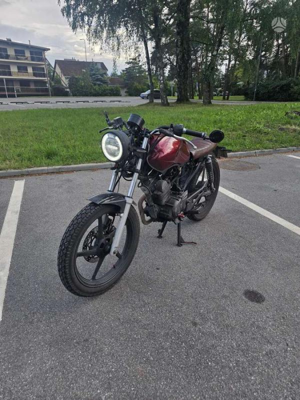 Red Yamaha YBR 2008 in Kaunas, with an engine capacity of 0.13 L and mileage of 61 thousand km for 1500 €, photo 1 on AUTOMOTO.COM.LV