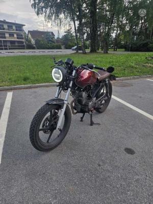 Red Yamaha YBR 2008 in Kaunas, with an engine capacity of 0.13 L and mileage of 61 thousand km for 1500 €, photo  on AUTOMOTO.COM.LV