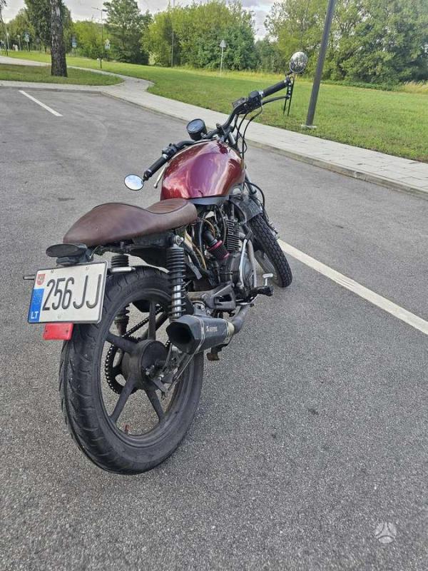 Red Yamaha YBR 2008 in Kaunas, with an engine capacity of 0.13 L and mileage of 61 thousand km for 1500 €, photo 6 on AUTOMOTO.COM.LV