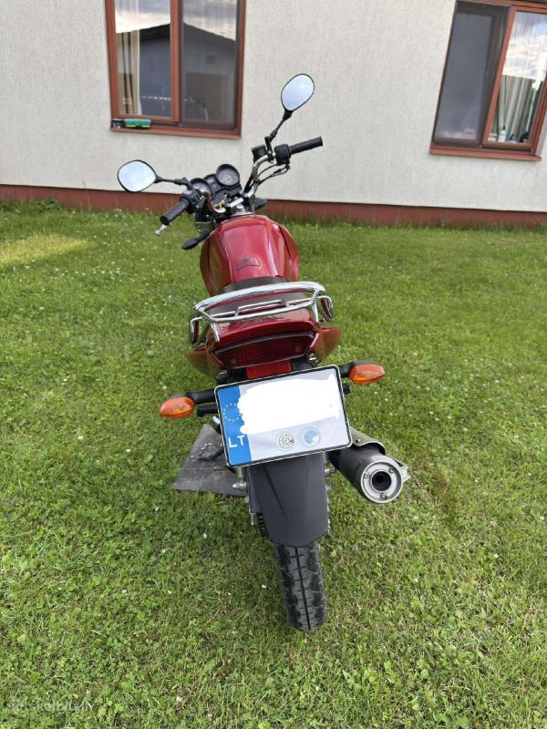 Sarkans Yamaha YBR 2014 Viļņa, ar dzinēja tilpumu 0.12 L un nobraukumu 9 tūkst. km par 1650 €, foto 5 vietnē AUTOMOTO.COM.LV