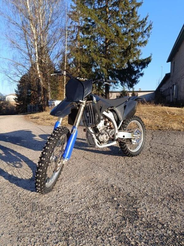 Черный Ямаха YZ 250F 2009 в Вильянди, объемом двигателя 0.25 л и пробегом 0 тыс. км за 1700 €, фото 2 на AUTOMOTO.COM.LV