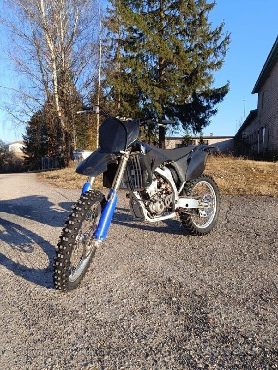 Черный Ямаха YZ 250F 2009 в Вильянди, объемом двигателя 0.25 л и пробегом 0 тыс. км за 1700 €, фото 3 на AUTOMOTO.COM.LV