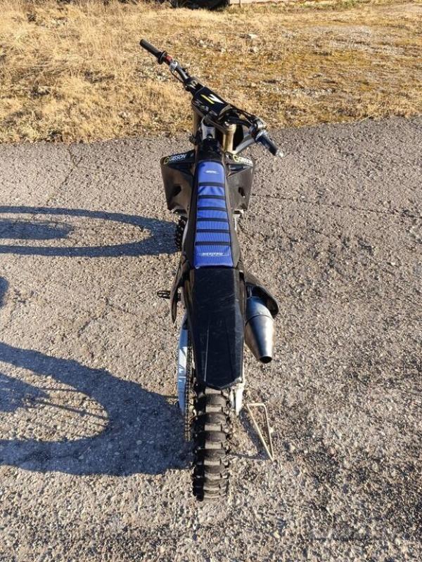 Черный Ямаха YZ 250F 2009 в Вильянди, объемом двигателя 0.25 л и пробегом 0 тыс. км за 1700 €, фото 5 на AUTOMOTO.COM.LV