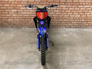Black Yamaha YZ 250F 2013 in Parnu, with an engine capacity of 0.25 L and mileage of 100 thousand km for 2590 €, photo 3 on AUTOMOTO.COM.LV