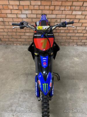 Black Yamaha YZ 250F 2013 in Parnu, with an engine capacity of 0.25 L and mileage of 100 thousand km for 2590 €, photo 15 on AUTOMOTO.COM.LV