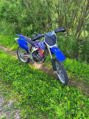 Ямаха YZ 450F 2008 в Нарва, объемом двигателя 0.45 л и пробегом 0 тыс. км за 1900 €, фото 3 на AUTOMOTO.COM.LV