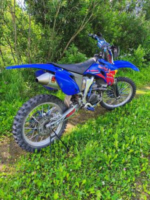 Ямаха YZ 450F 2008 в Нарва, объемом двигателя 0.45 л и пробегом 0 тыс. км за 1900 €, фото 4 на AUTOMOTO.COM.LV