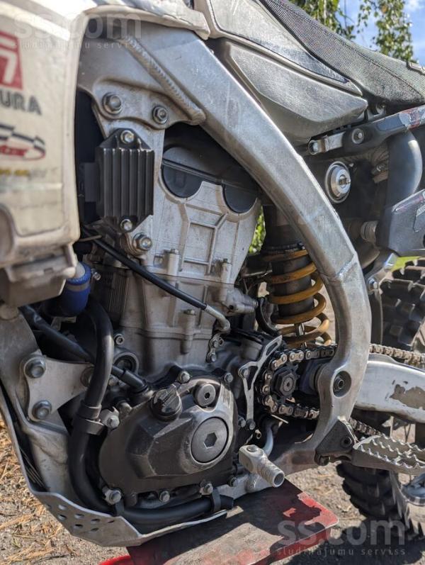 Yamaha YZ 450F 2016 in Riga, with an engine capacity of 0.45 L and mileage of 0 thousand km for 3500 €, photo 4 on AUTOMOTO.COM.LV