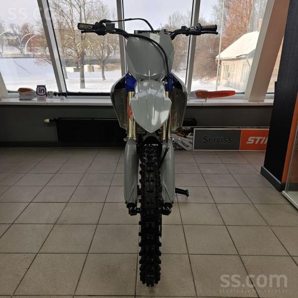 Ямаха YZ 450F 2019 в Валмиера, объемом двигателя 0.45 л и пробегом 0 тыс. км за 7000 €, фото 2 на AUTOMOTO.COM.LV