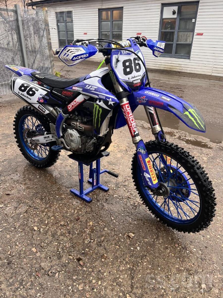Ямаха YZ 450F 2022 в Даугавпилс, объемом двигателя 0.45 л и пробегом 0 тыс. км за 4000 €, фото 1 на AUTOMOTO.COM.LV
