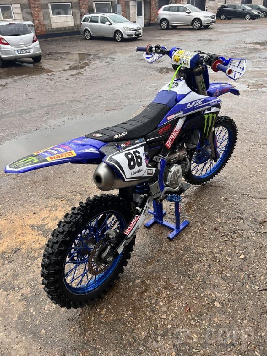 Ямаха YZ 450F 2022 в Даугавпилс, объемом двигателя 0.45 л и пробегом 0 тыс. км за 4000 €, фото 4 на AUTOMOTO.COM.LV