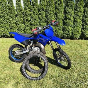 Yamaha YZ 85 2022 Ogre, ar dzinēja tilpumu 85.00 L un nobraukumu 0 tūkst. km par 2700 €, foto  vietnē AUTOMOTO.COM.LV