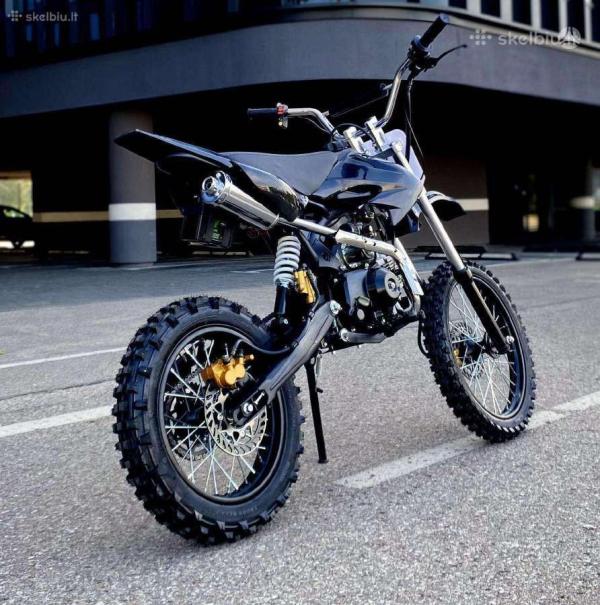 Melns Yamaha YZ 2026 Panevēža, ar dzinēja tilpumu 0.13 L un nobraukumu 1 tūkst. km par 700 €, foto 2 vietnē AUTOMOTO.COM.LV