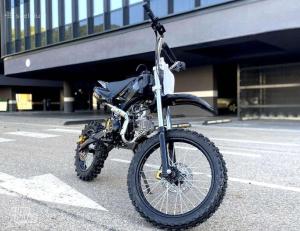 Black Yamaha YZ 2026 in Kaunas, with an engine capacity of 0.13 L and mileage of 1 thousand km for 700 €, photo  on AUTOMOTO.COM.LV