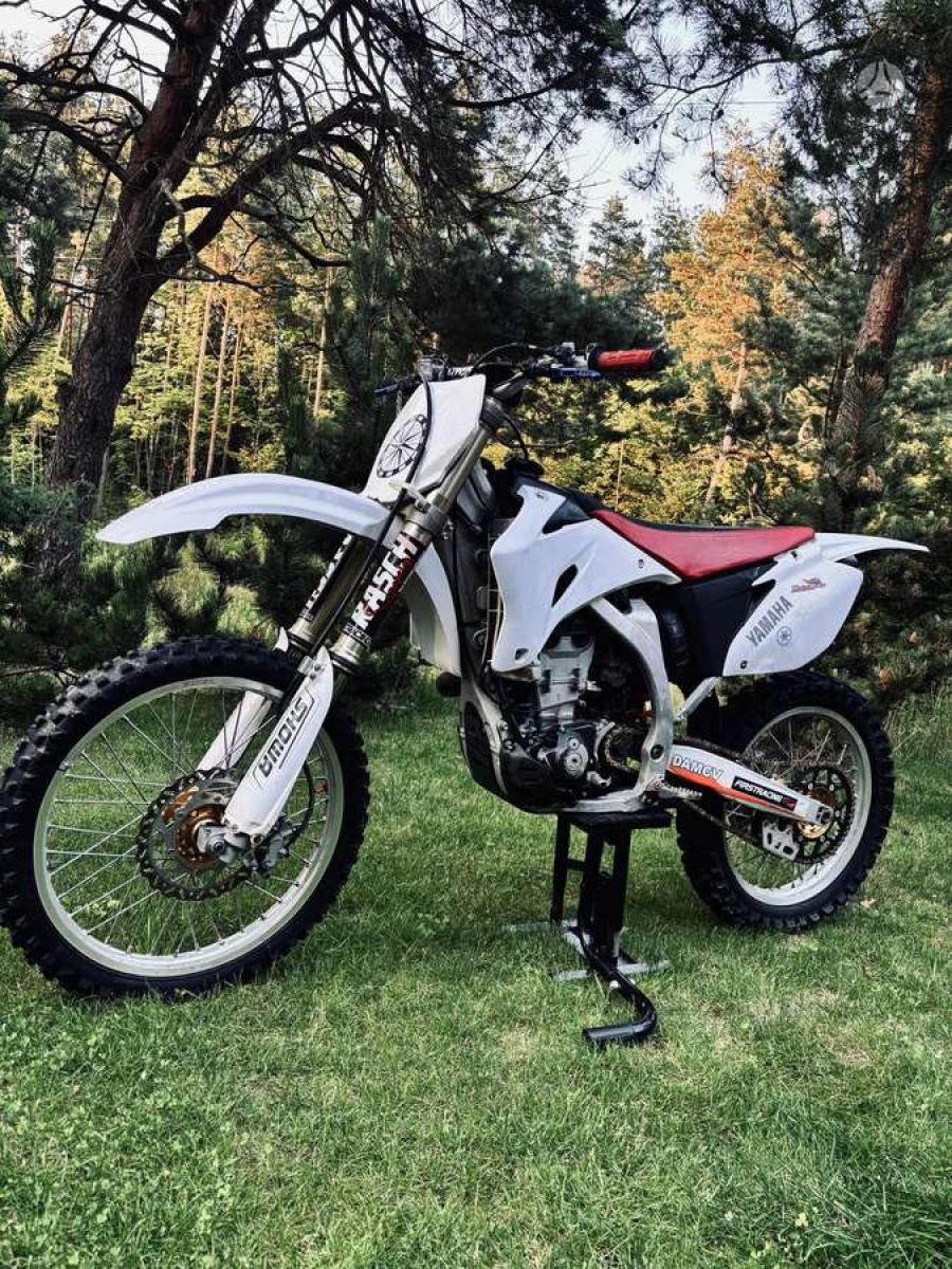 Balts Yamaha YZ 2008 Viļņa, ar dzinēja tilpumu 0.45 L un nobraukumu 0 tūkst. km par 2250 €, foto 4 vietnē AUTOMOTO.COM.LV