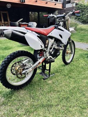 Balts Yamaha YZ 2008 Viļņa, ar dzinēja tilpumu 0.45 L un nobraukumu 0 tūkst. km par 2250 €, foto 10 vietnē AUTOMOTO.COM.LV