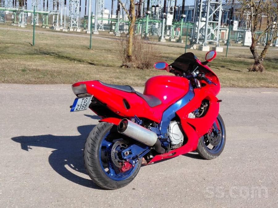Yamaha YZF 1000R 1997 Rīga, ar dzinēja tilpumu 1.00 L un nobraukumu 0 tūkst. km par 2700 €, foto 2 vietnē AUTOMOTO.COM.LV