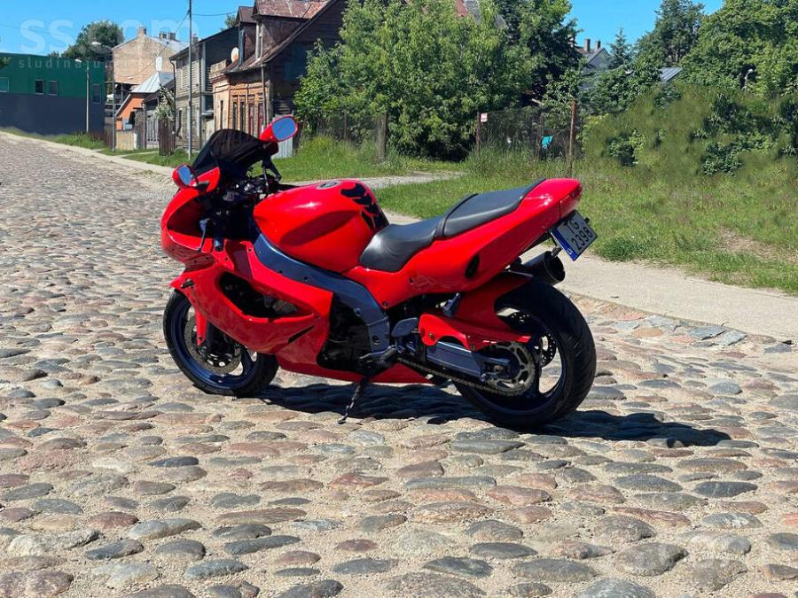 Ямаха YZF 1000R 1997 в Рига, объемом двигателя 1.00 л и пробегом 0 тыс. км за 1950 €, фото 4 на AUTOMOTO.COM.LV