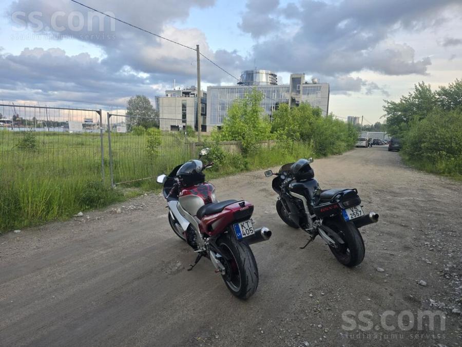 Yamaha YZF 1000R 2001 Rīga, ar dzinēja tilpumu 1.00 L un nobraukumu 0 tūkst. km par 2200 €, foto 11 vietnē AUTOMOTO.COM.LV