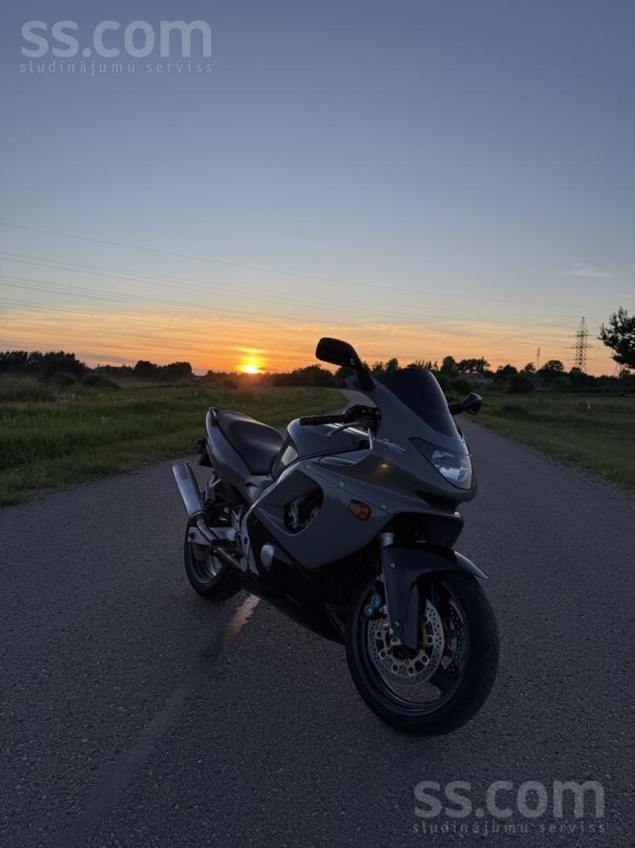 Yamaha YZF 600R 1997 in Daugavpils, with an engine capacity of 0.60 L and mileage of 0 thousand km for 1950 €, photo 1 on AUTOMOTO.COM.LV