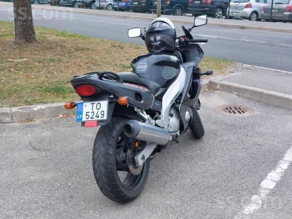Yamaha YZF 600R 1997 in Riga, with an engine capacity of 0.60 L and mileage of 0 thousand km for 2000 €, photo 8 on AUTOMOTO.COM.LV