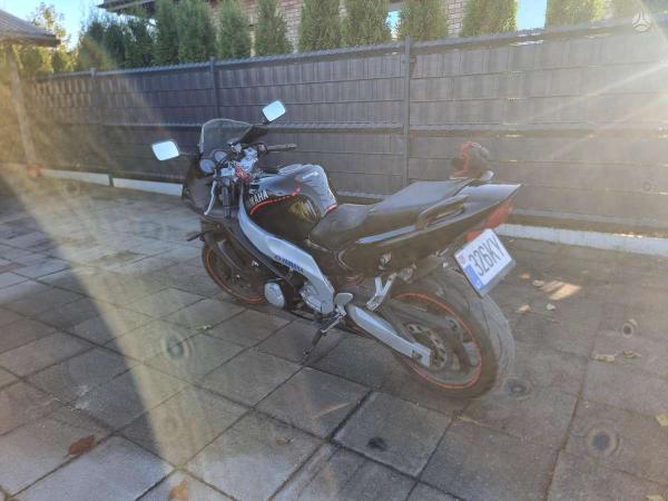 Black Yamaha YZF 1997 in Vilnius, with an engine capacity of 0.60 L and mileage of 50 thousand km for 1100 €, photo 3 on AUTOMOTO.COM.LV