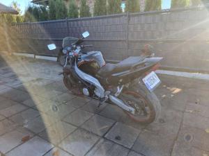 Black Yamaha YZF 1997 in Vilnius, with an engine capacity of 0.60 L and mileage of 50 thousand km for 1100 €, photo 4 on AUTOMOTO.COM.LV