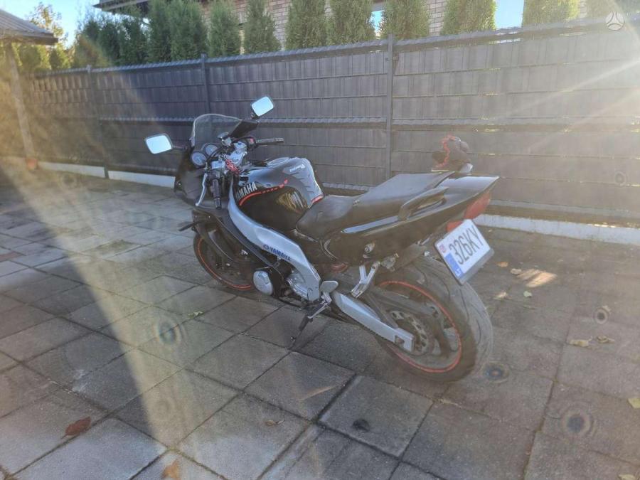 Black Yamaha YZF 1997 in Vilnius, with an engine capacity of 0.60 L and mileage of 50 thousand km for 1100 €, photo 4 on AUTOMOTO.COM.LV