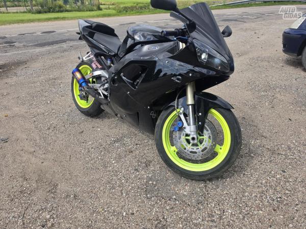 Black Yamaha YZF 2001 in Alytus, with an engine capacity of 1.00 L and mileage of 33 thousand km for 2000 €, photo 2 on AUTOMOTO.COM.LV