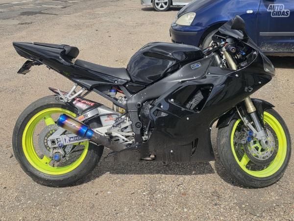Black Yamaha YZF 2001 in Alytus, with an engine capacity of 1.00 L and mileage of 33 thousand km for 2000 €, photo 3 on AUTOMOTO.COM.LV