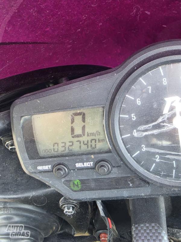 Black Yamaha YZF 2001 in Alytus, with an engine capacity of 1.00 L and mileage of 33 thousand km for 2000 €, photo 8 on AUTOMOTO.COM.LV