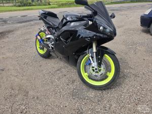 Melns Yamaha YZF 2001 Alīta, ar dzinēja tilpumu 1.00 L un nobraukumu 33 tūkst. km par 2000 €, foto 3 vietnē AUTOMOTO.COM.LV