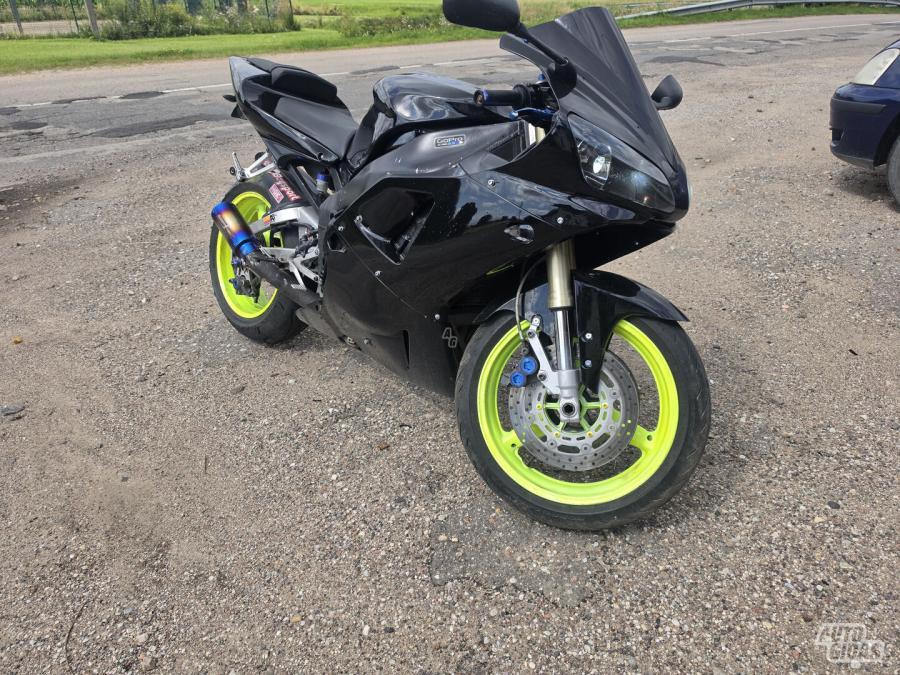 Melns Yamaha YZF 2001 Alīta, ar dzinēja tilpumu 1.00 L un nobraukumu 33 tūkst. km par 2000 €, foto 3 vietnē AUTOMOTO.COM.LV