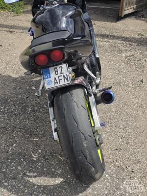 Melns Yamaha YZF 2001 Alīta, ar dzinēja tilpumu 1.00 L un nobraukumu 33 tūkst. km par 2000 €, foto 6 vietnē AUTOMOTO.COM.LV
