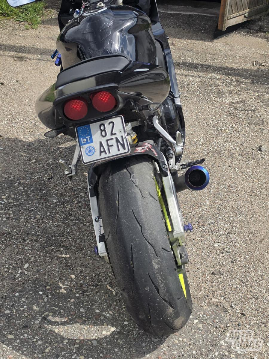 Melns Yamaha YZF 2001 Alīta, ar dzinēja tilpumu 1.00 L un nobraukumu 33 tūkst. km par 2000 €, foto 6 vietnē AUTOMOTO.COM.LV