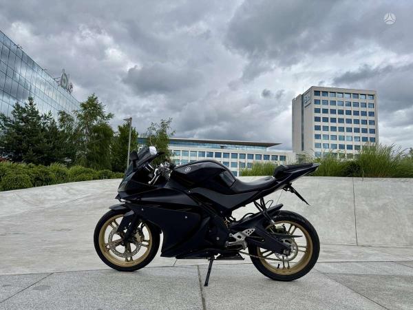 Melns Yamaha YZF 2008 Kauņa, ar dzinēja tilpumu 0.14 L un nobraukumu 34 tūkst. km par 2150 €, foto 2 vietnē AUTOMOTO.COM.LV