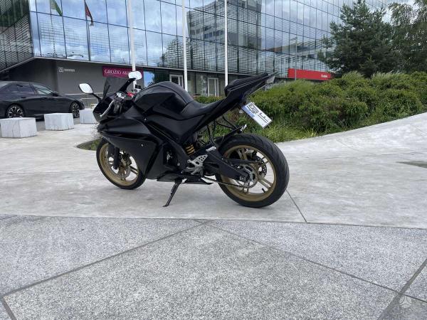 Melns Yamaha YZF 2008 Kauņa, ar dzinēja tilpumu 0.14 L un nobraukumu 34 tūkst. km par 2150 €, foto 9 vietnē AUTOMOTO.COM.LV