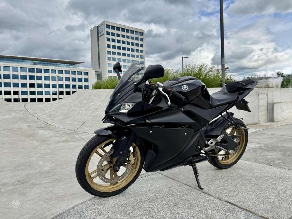Black Yamaha YZF 2008 in Kaunas, with an engine capacity of 0.14 L and mileage of 34 thousand km for 2150 €, photo 1 on AUTOMOTO.COM.LV