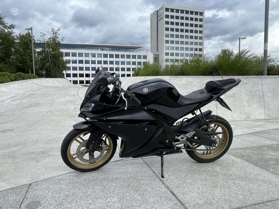 Black Yamaha YZF 2008 in Kaunas, with an engine capacity of 0.14 L and mileage of 34 thousand km for 2150 €, photo 4 on AUTOMOTO.COM.LV