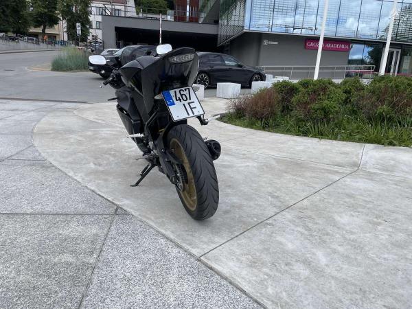 Black Yamaha YZF 2008 in Kaunas, with an engine capacity of 0.14 L and mileage of 34 thousand km for 2150 €, photo 8 on AUTOMOTO.COM.LV