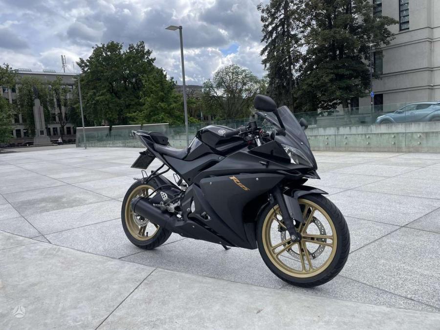 Black Yamaha YZF 2008 in Kaunas, with an engine capacity of 0.14 L and mileage of 34 thousand km for 2150 €, photo 11 on AUTOMOTO.COM.LV
