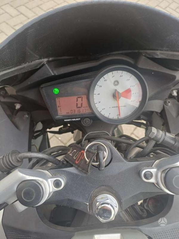 Black Yamaha YZF 2008 in Panevezys, with an engine capacity of 0.12 L and mileage of 32 thousand km for 1500 €, photo 4 on AUTOMOTO.COM.LV
