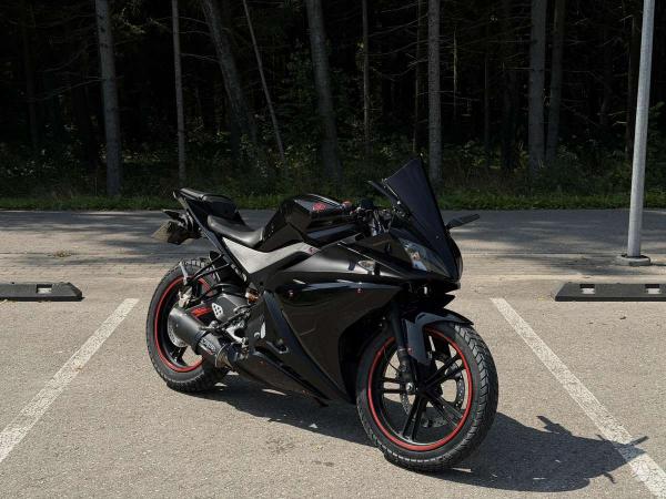Black Yamaha YZF 2008 in Klaipeda, with an engine capacity of 0.13 L and mileage of 27 thousand km for 3200 €, photo 1 on AUTOMOTO.COM.LV
