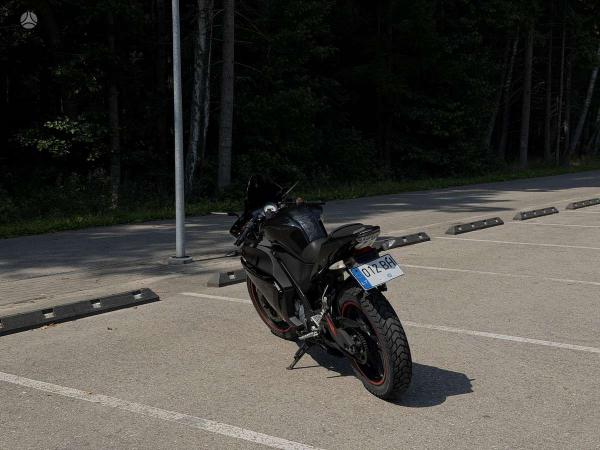 Black Yamaha YZF 2008 in Klaipeda, with an engine capacity of 0.13 L and mileage of 27 thousand km for 3200 €, photo 7 on AUTOMOTO.COM.LV