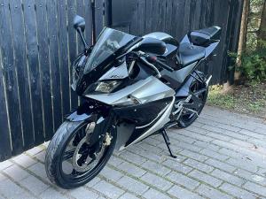 Melns Yamaha YZF 2008 Prienai, ar dzinēja tilpumu 0.13 L un nobraukumu 24 tūkst. km par 1790 €, foto  vietnē AUTOMOTO.COM.LV