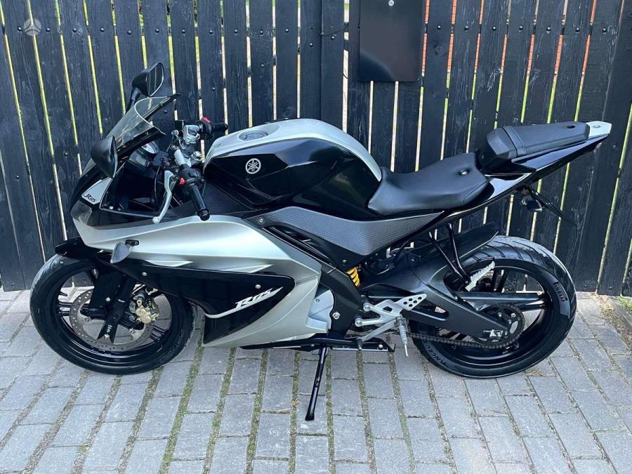 Melns Yamaha YZF 2008 Prienai, ar dzinēja tilpumu 0.13 L un nobraukumu 24 tūkst. km par 1790 €, foto 5 vietnē AUTOMOTO.COM.LV